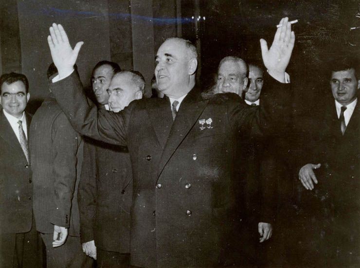 O Terasă Poartă Numele Dictatorului Comunist Gheorghe Gheorghiu-Dej ...