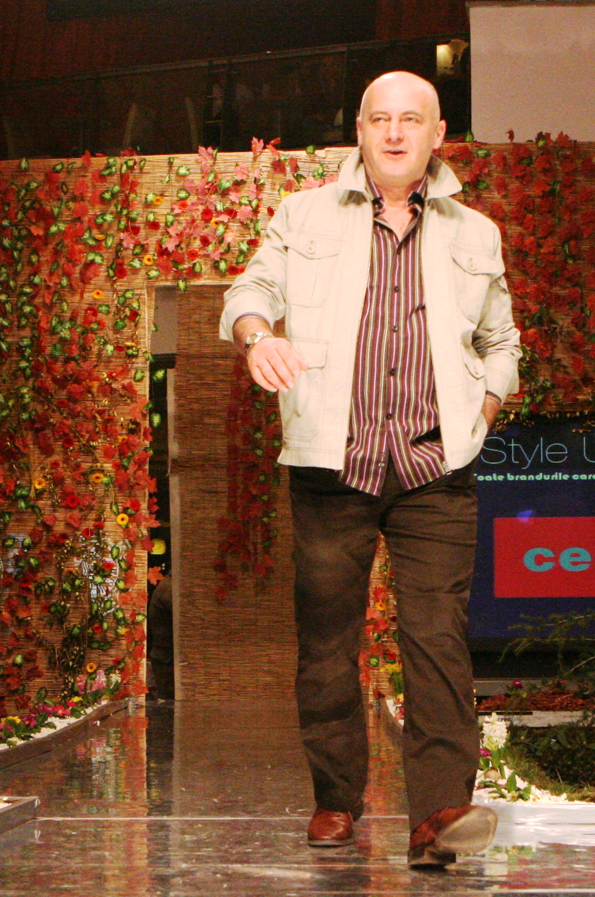 Mircea N Stoian, La Vânătoare De Pantofi în Barcelona | Libertatea