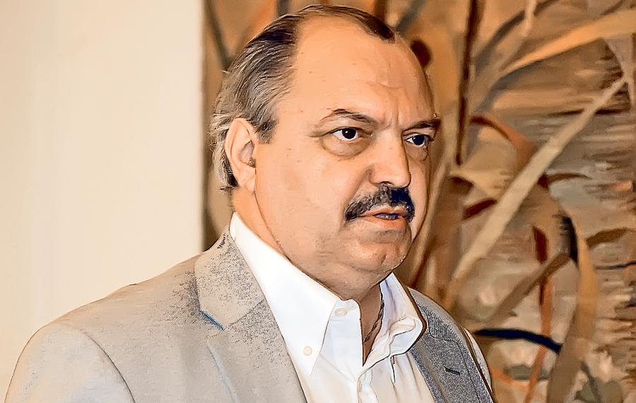 Socaciu îşi Minte Fiul Că Nu Are Casă | Libertatea