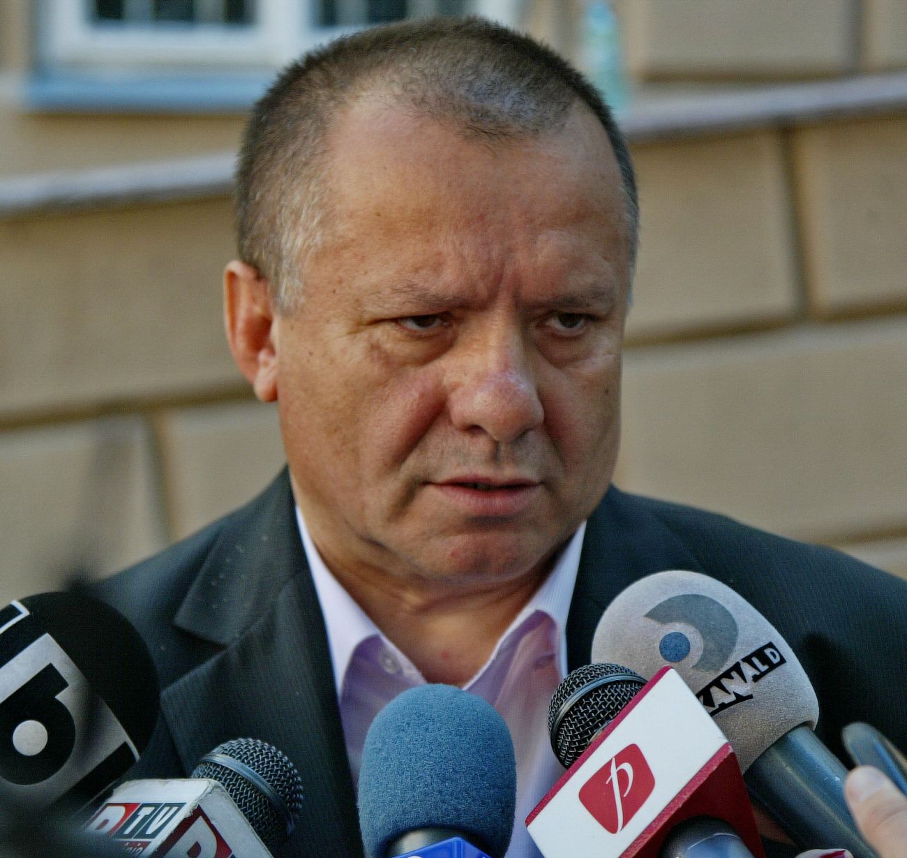 Percheziţii La REŞEDINŢA LUI GEORGICĂ CORNU, Alias "REGELE ASFALTULUI ...