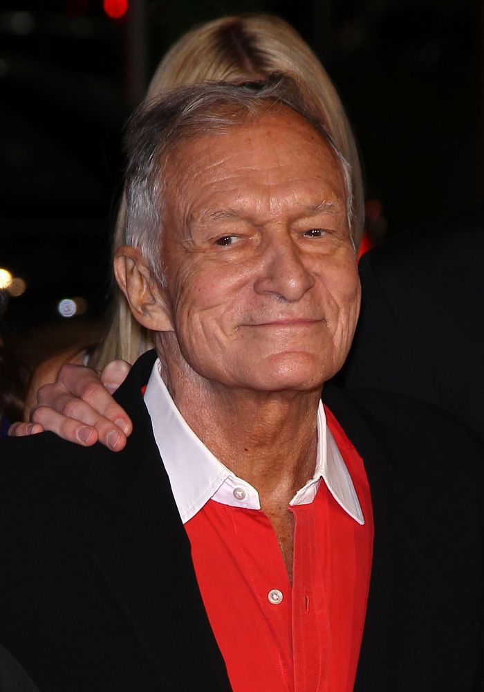 Hugh Hefner și-a Scos Conacul La Vânzare. Imobilul Se Vinde La Pachet ...