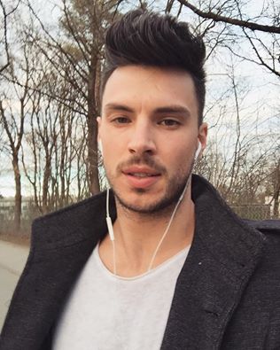 SFÂȘIETOR! Ce Jurământ A Făcut Cântărețul Mike Angello După Ce Un ...