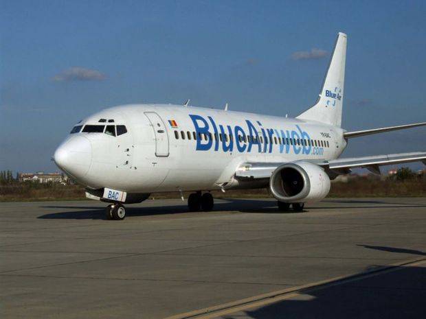 Două Avioane Blue Air Care Au Decolat De Pe Aeroportul Din Bacău S-au ...