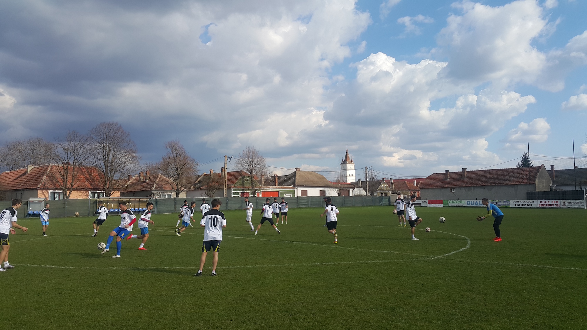 Mugurel Buga E Vedetă în Orașul Medieval Hărman. ”Joc Din Pasiune ...