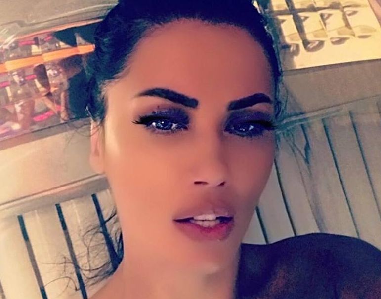 Oana Zăvoranu, Dezlănțuită: "Moșu' Lor Ew Unul Chel, Libidinos, Veșnic ...