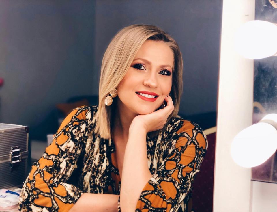 Mirela Vaida și Familia Ei Numeroasă Fac Naveta. “În Weekend Stăm La ...