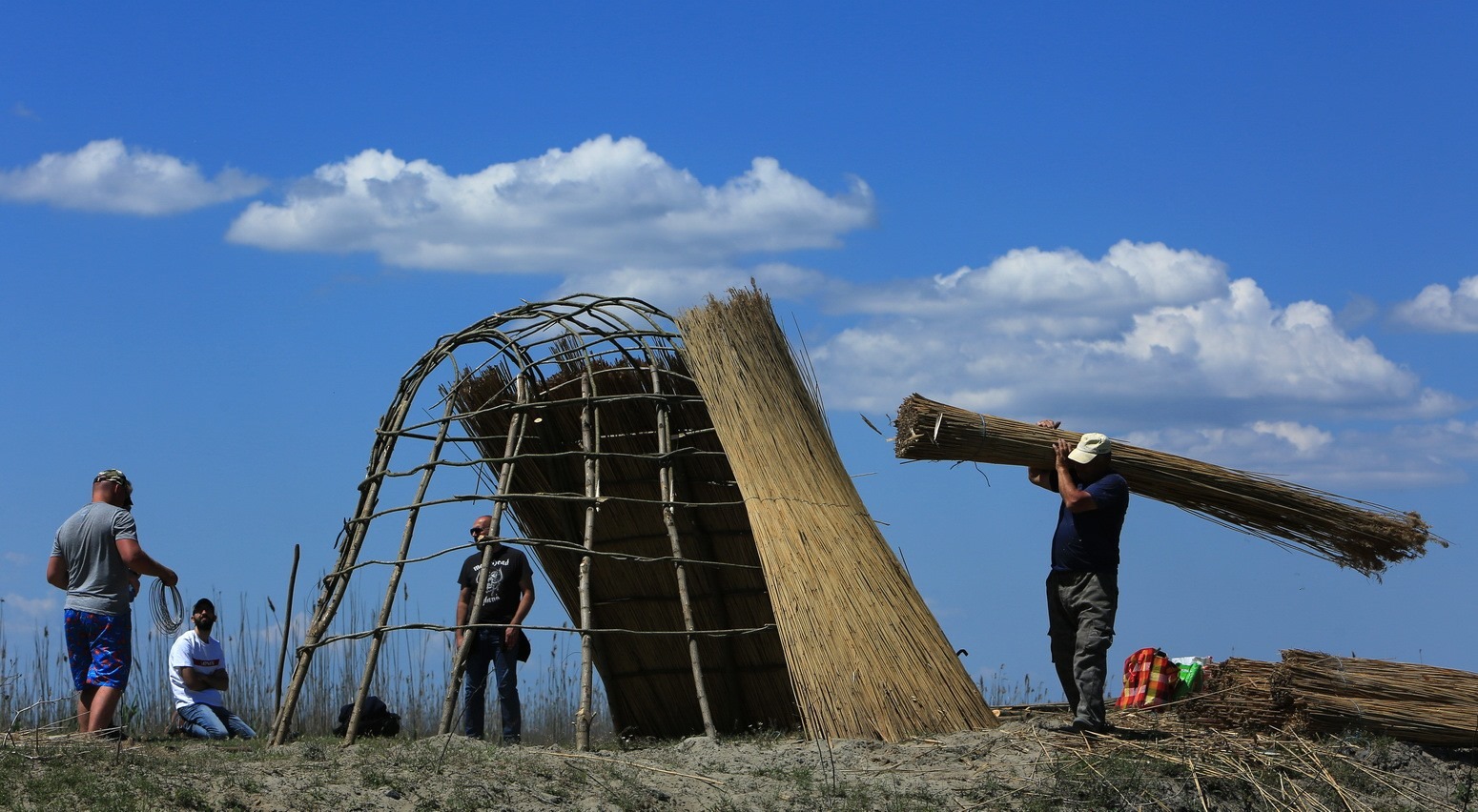 Adăposturi Tradiționale, Construite în Delta Dunării | Libertatea