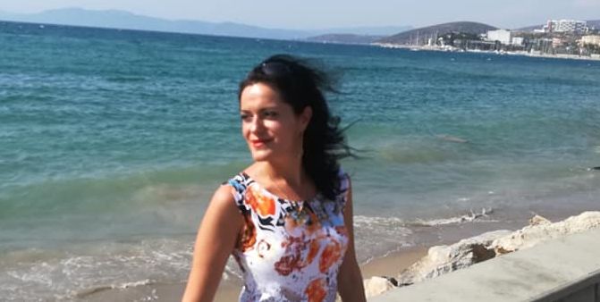 Cât De Bine Arată Lavinia Tatomir, Fosta Soție A Actorului Adrian ...