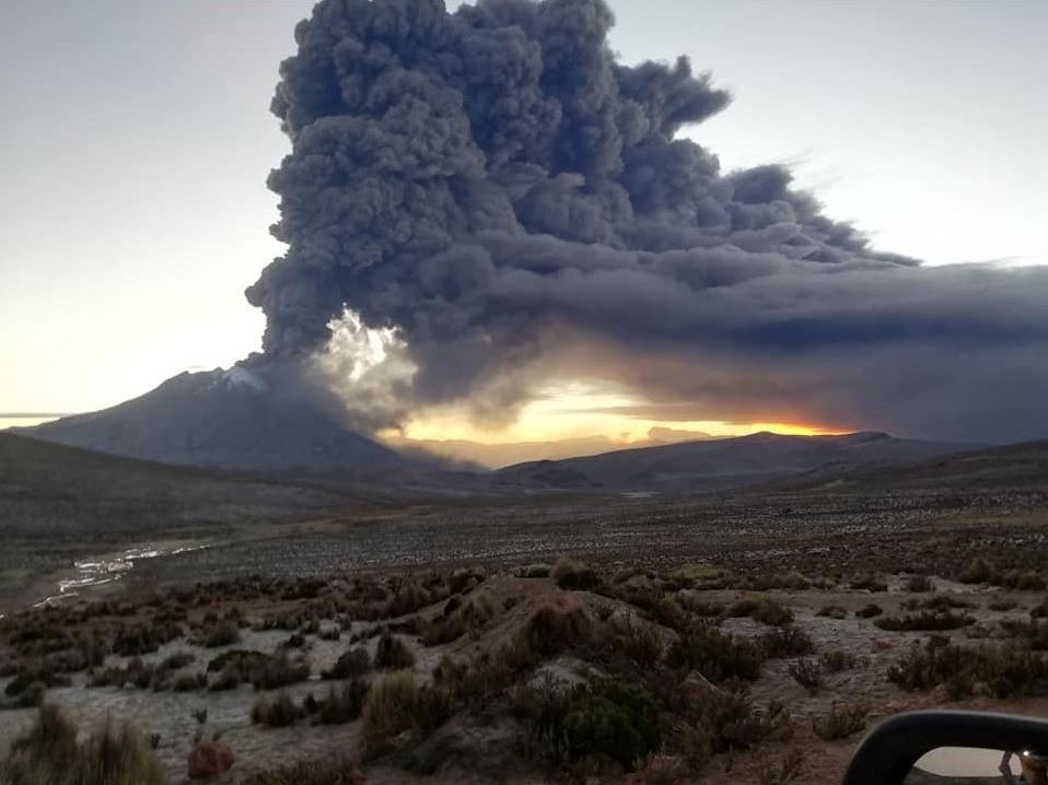 Vulcanul Ubinas Din Peru A început Să Erupă. Sute De Oameni, Evacuați ...