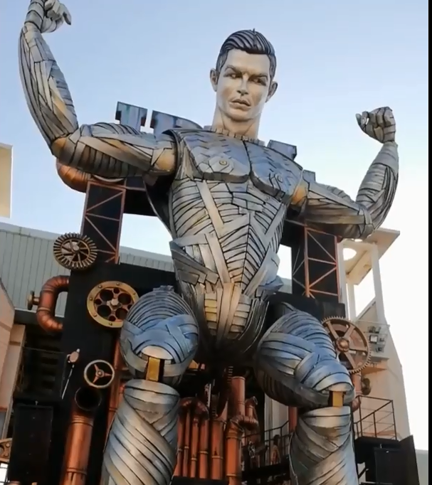 Robotul Cristiano Ronaldo Face Senzație La Un Carnaval în Italia ...