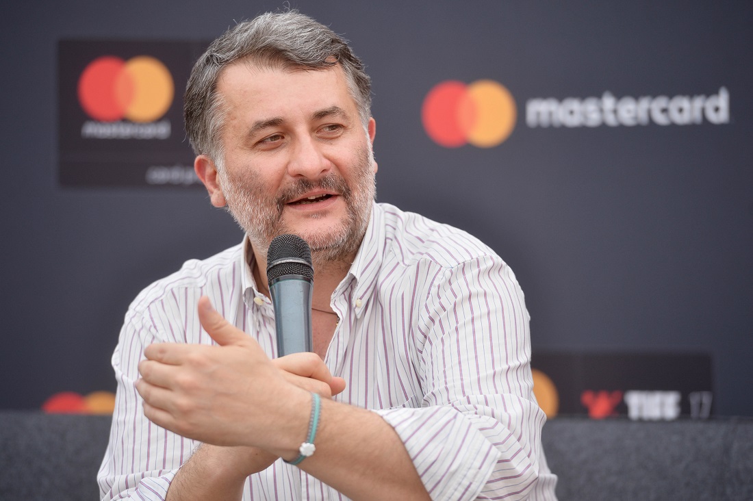 Regizorul Cristi Puiu își Menține Poziția: „Dictatura Este Un Lucru ...