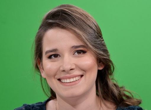 Kira Hagi S-a Lansat în Televiziune. Cu Ce Post A Semnat Fiica Lui Gică ...