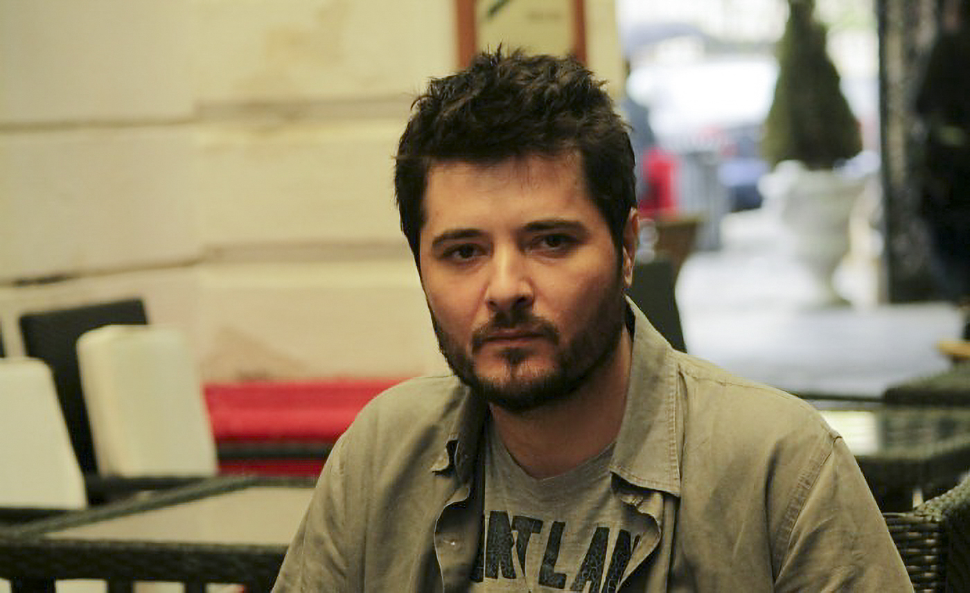 INTERVIU. Scriitorul Mihai Radu Disecă Generația Care „e Vinovată De ...