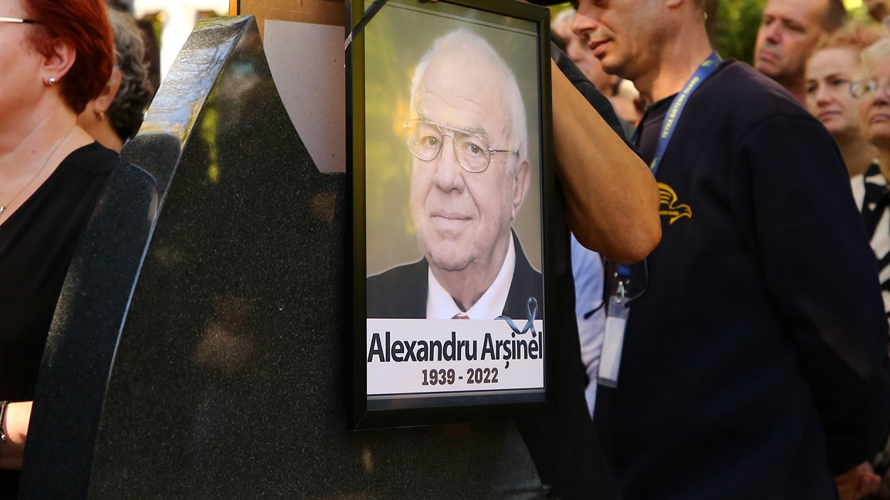 Alexandru Arşinel A Fost înmormântat Duminică La Cimitirul Bellu. 300 ...