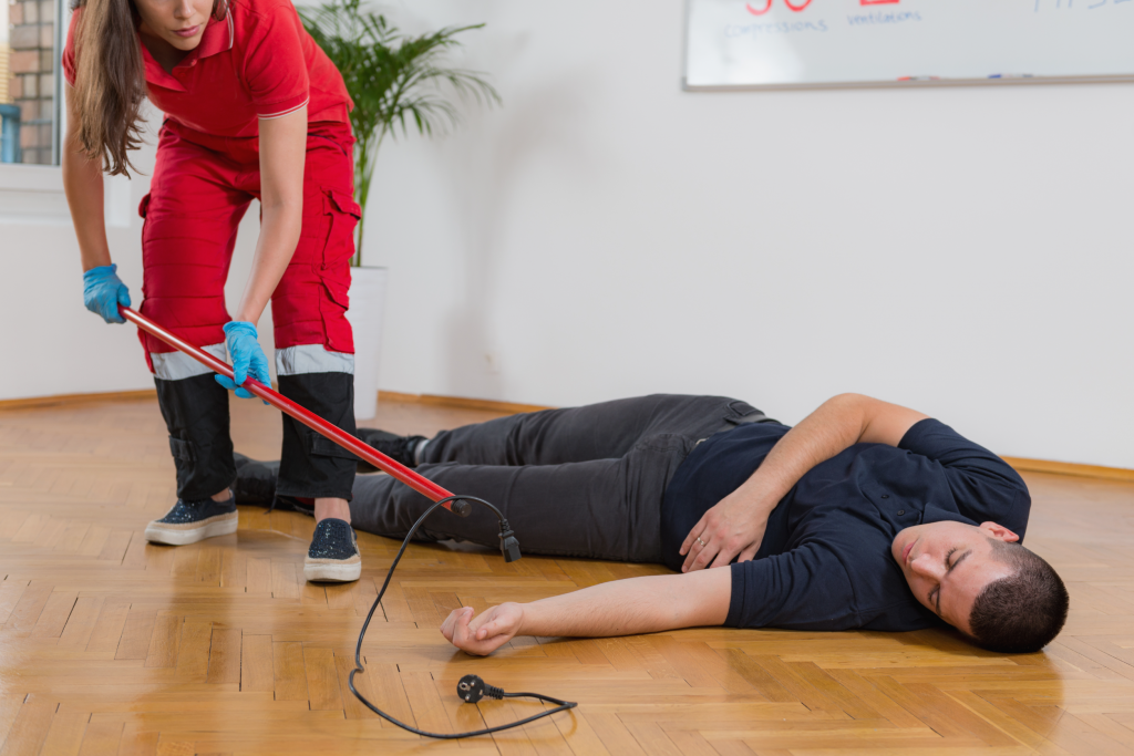 Cum Se Acordă Primul Ajutor în Caz De Electrocutare | Libertatea
