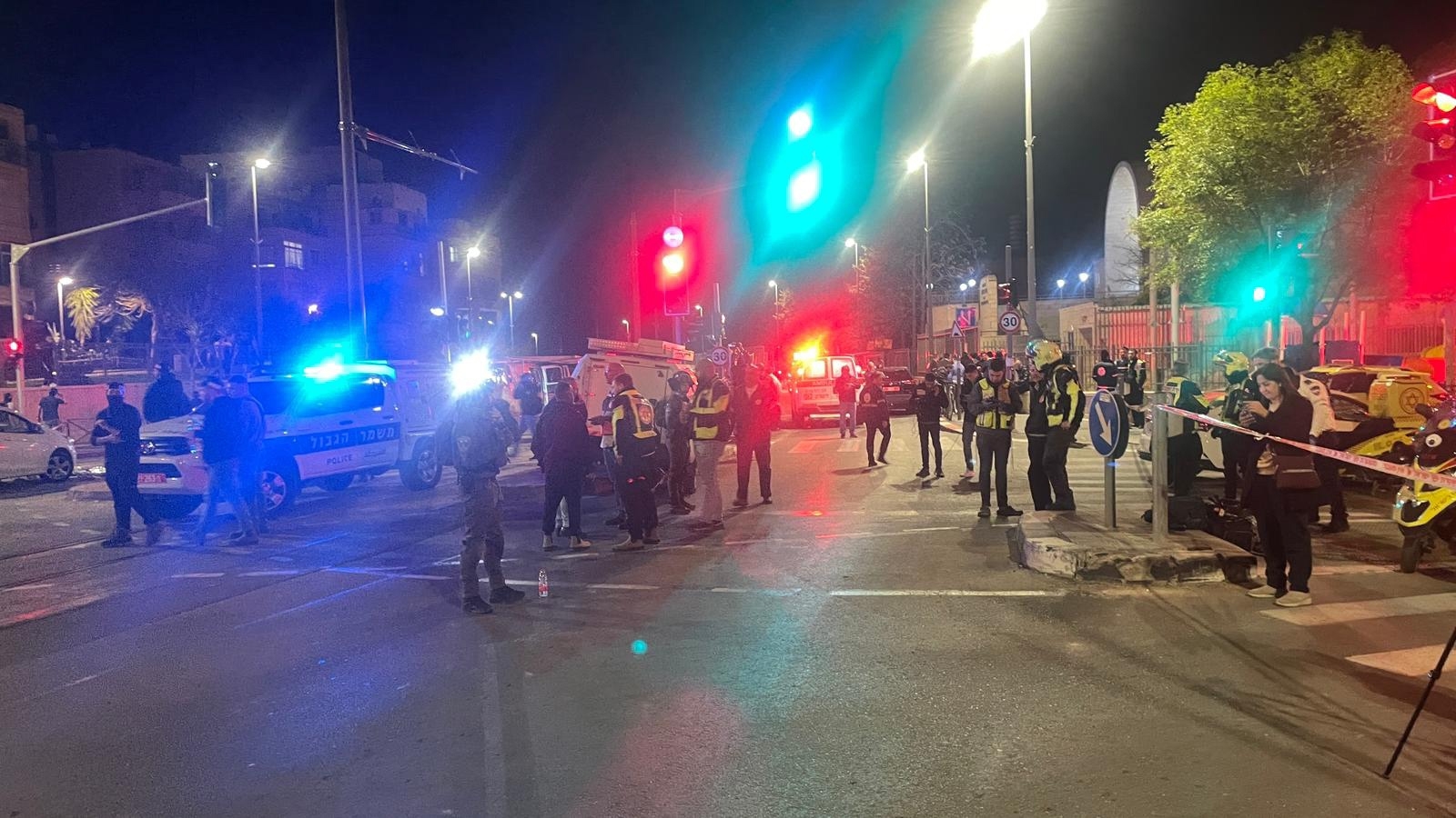 Atacul Armat De La O Sinagogă Din Ierusalim, Revendicat De Hamas. Cel Puţin 7 Morţi şi 3 Răniţi ...