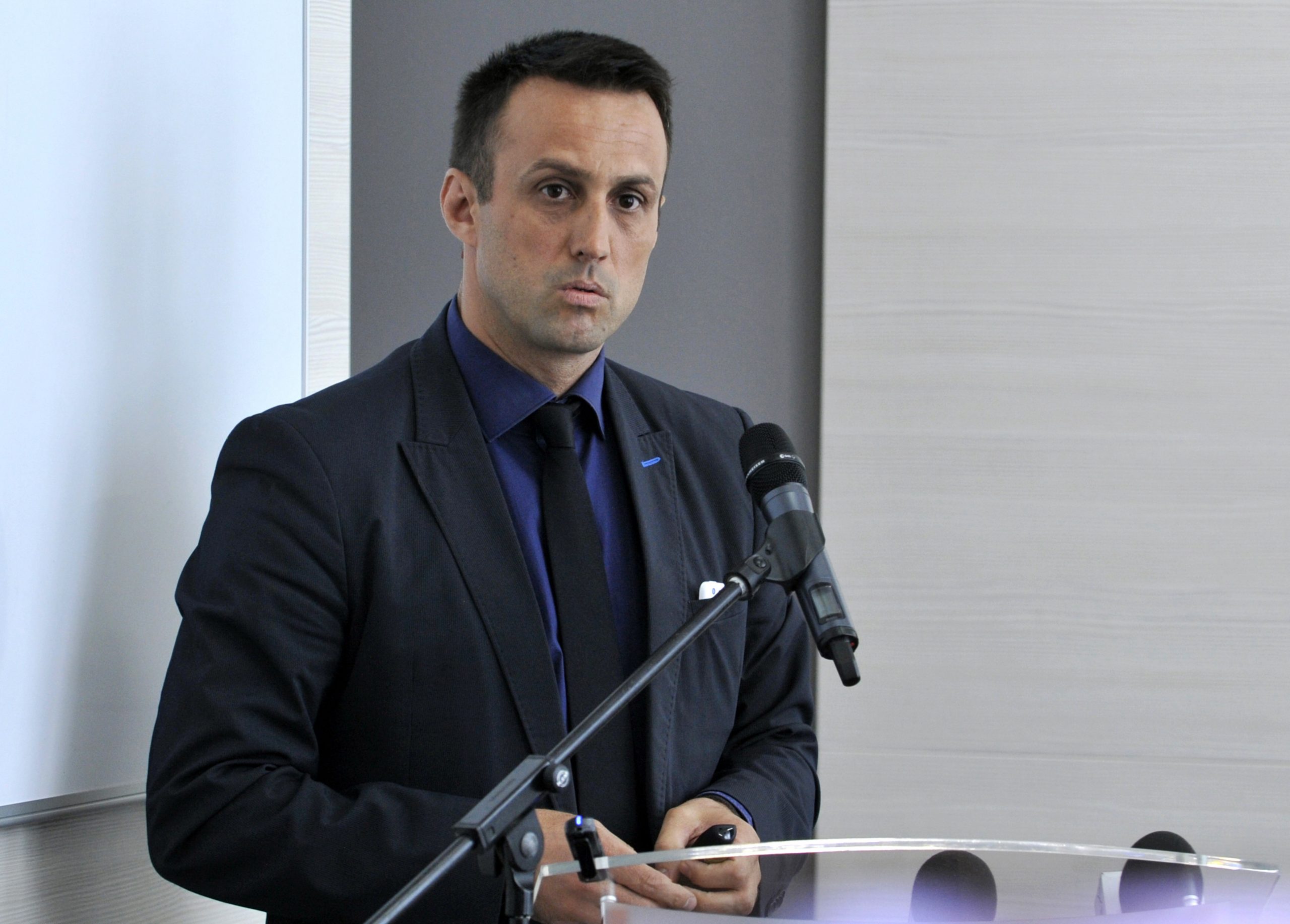 Valentin Ionescu, Director ASF, Despre Cine Decontează Falimentele Din ...