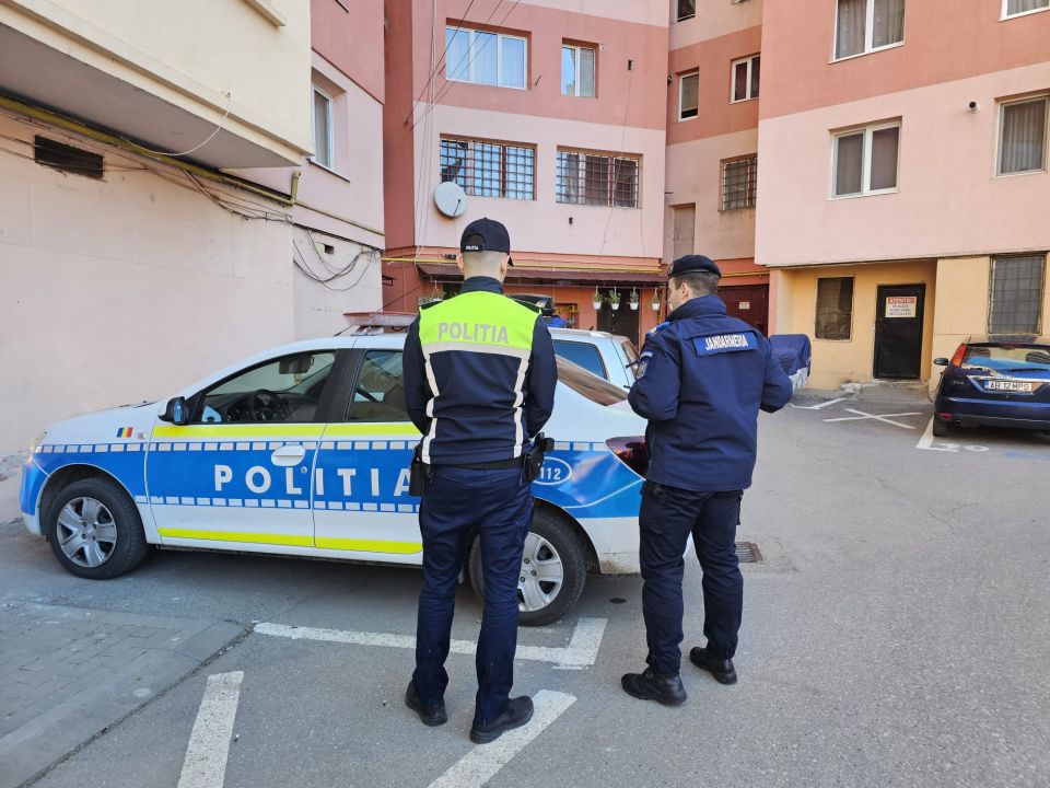 Filmul Tragediei De La Alba: Copil Ucis De Tată, Polițiștii Stau 3 Ore ...