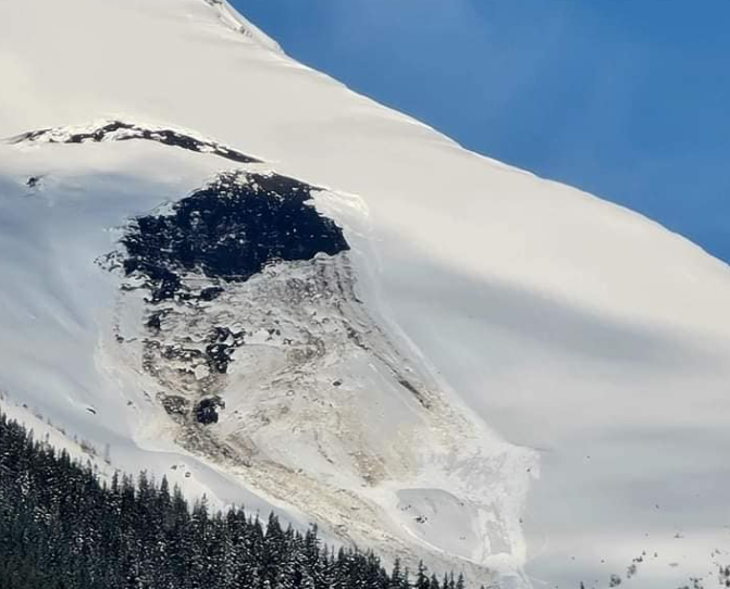 „Avalanșă De Mari Dimensiuni” în Munții Rodnei. Semnalul De Alarmă Tras ...