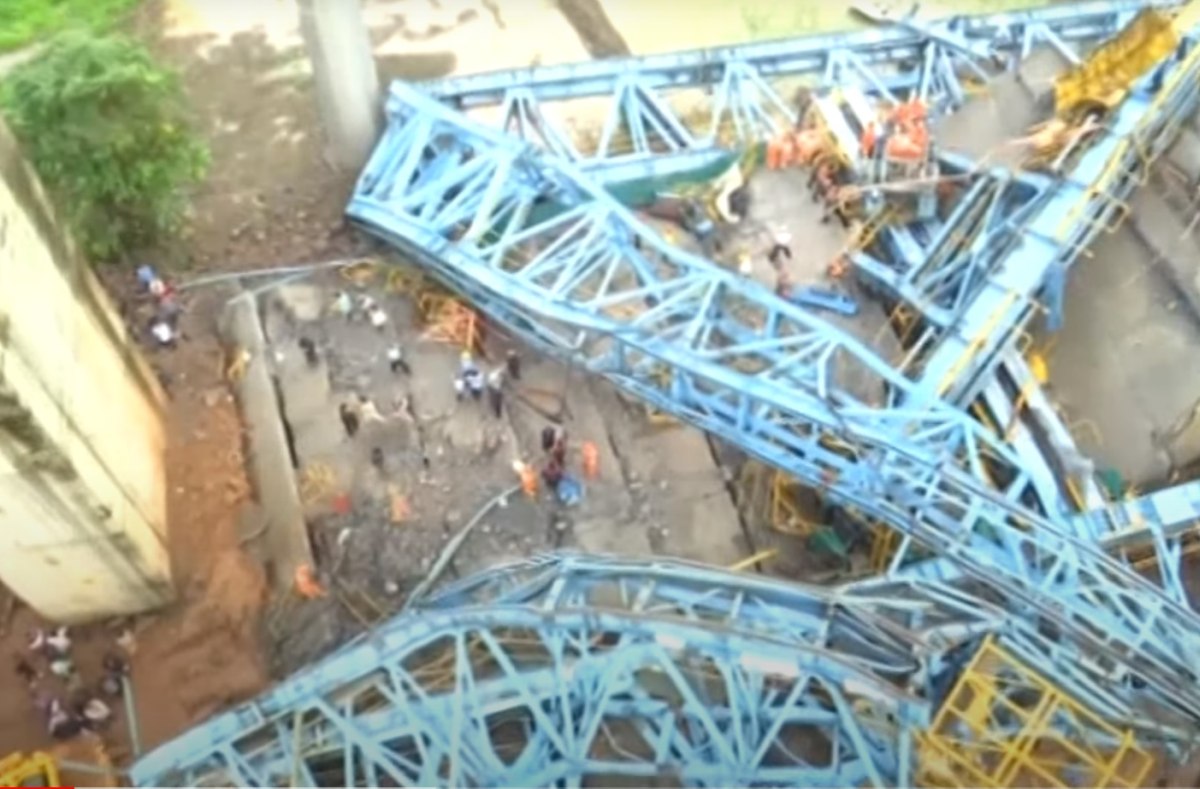 O Macara S-a Prăbuşit în India. Sunt Cel Puțin 17 Morți, Anunță ...