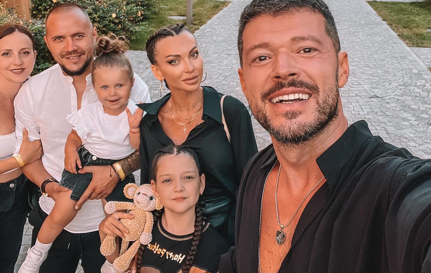 Victor Slav și-a Luat Fetița De La Bianca Drăgușanu și Au Plecat în ...