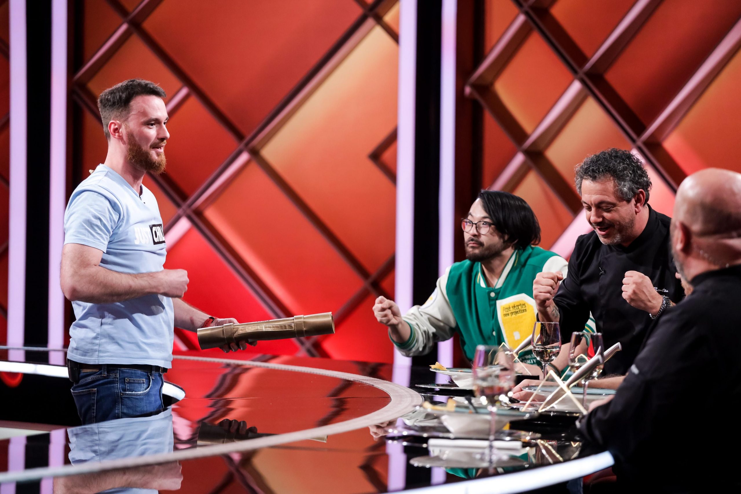 Valentin Florin Timofte A Primit Cuțitul De Aur La Chefi La Cuțite ...