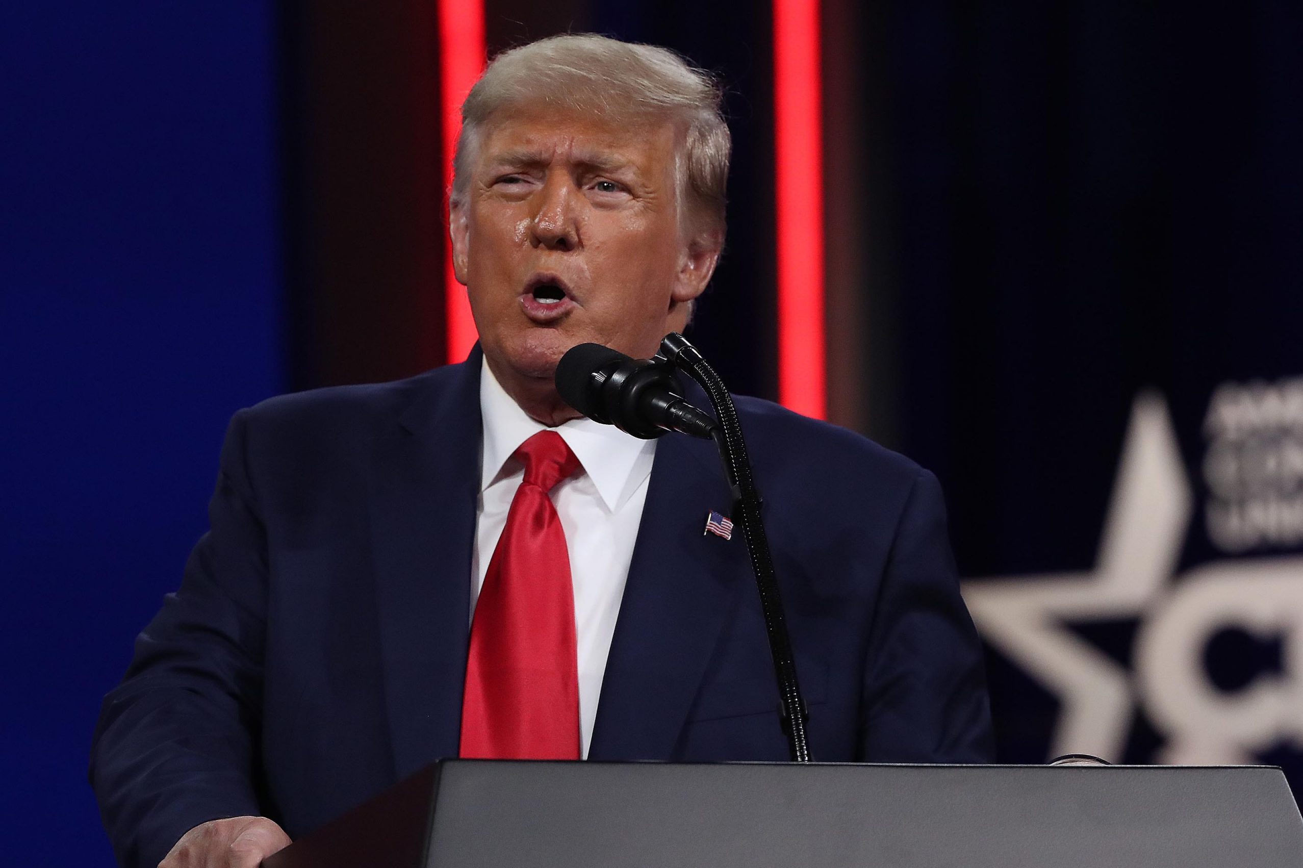 Donald Trump Spune Că „ar încuraja Rusia Să Facă Ce Naiba Vrea ...