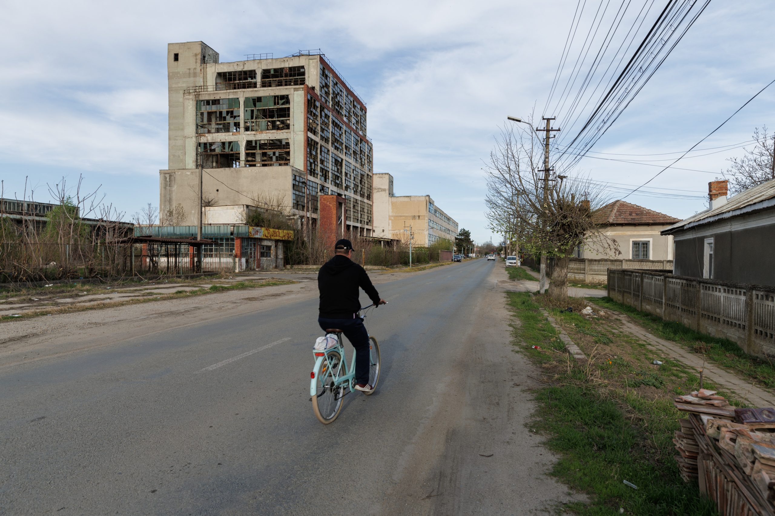 FOTOREPORTAJ. Frumusețea Fără Viitor A „celui Mai Urât Oraș Din România ...