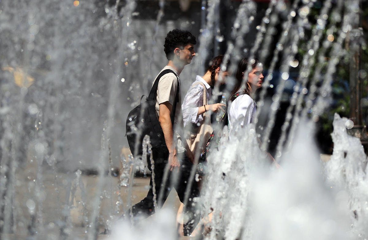 Val De Aer Tropical Peste România. Temperaturile Vor Depăși 35 Grade ...