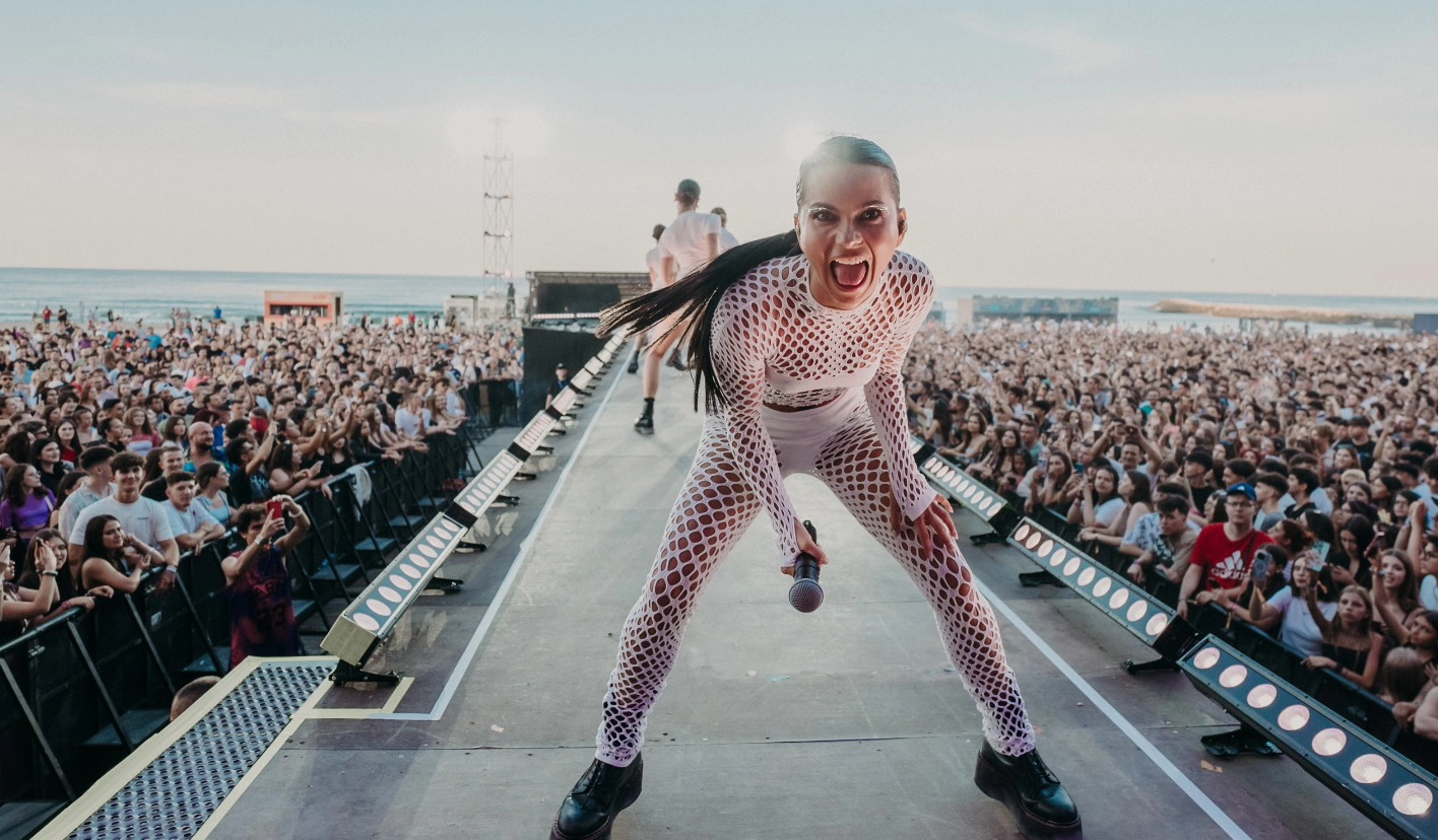 Inna, Apariție Uimitoare Pe Scena De La „Beach, Please!” Artista A ...