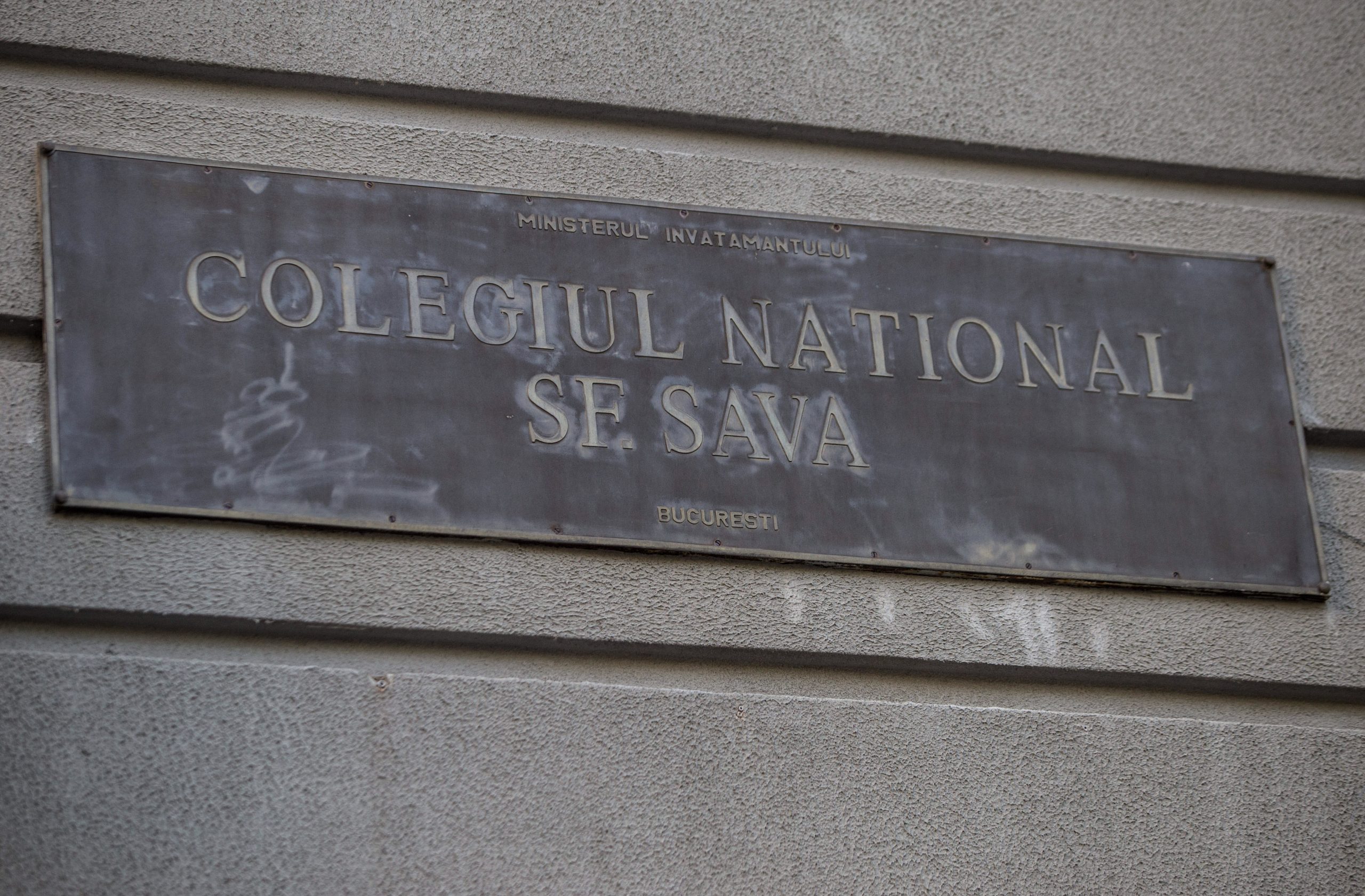 Profesor De La Colegiul Sfântul Sava Din București, Reţinut Sub ...