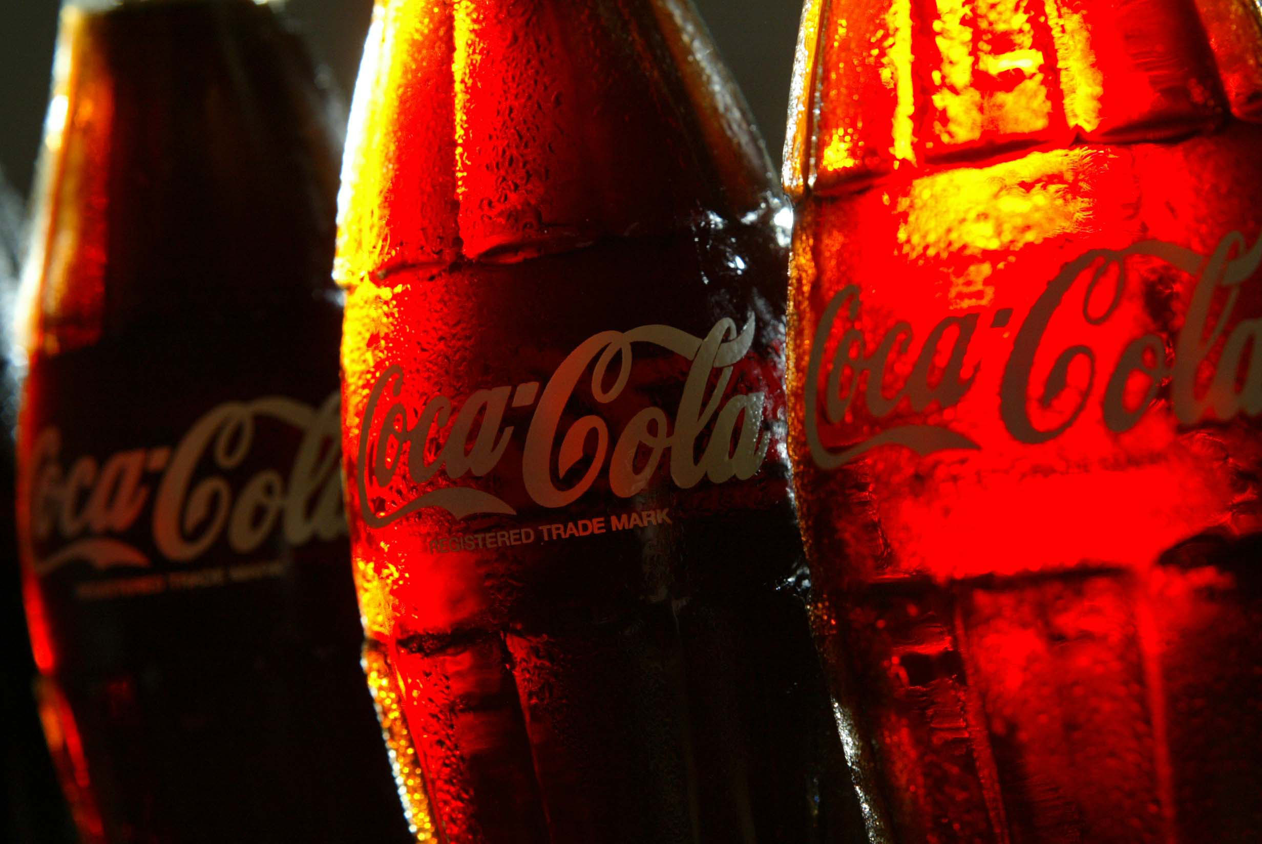 Coca-Cola Austria Retrage 28 De Milioane De Sticle Cu Suc, Din Cauza ...
