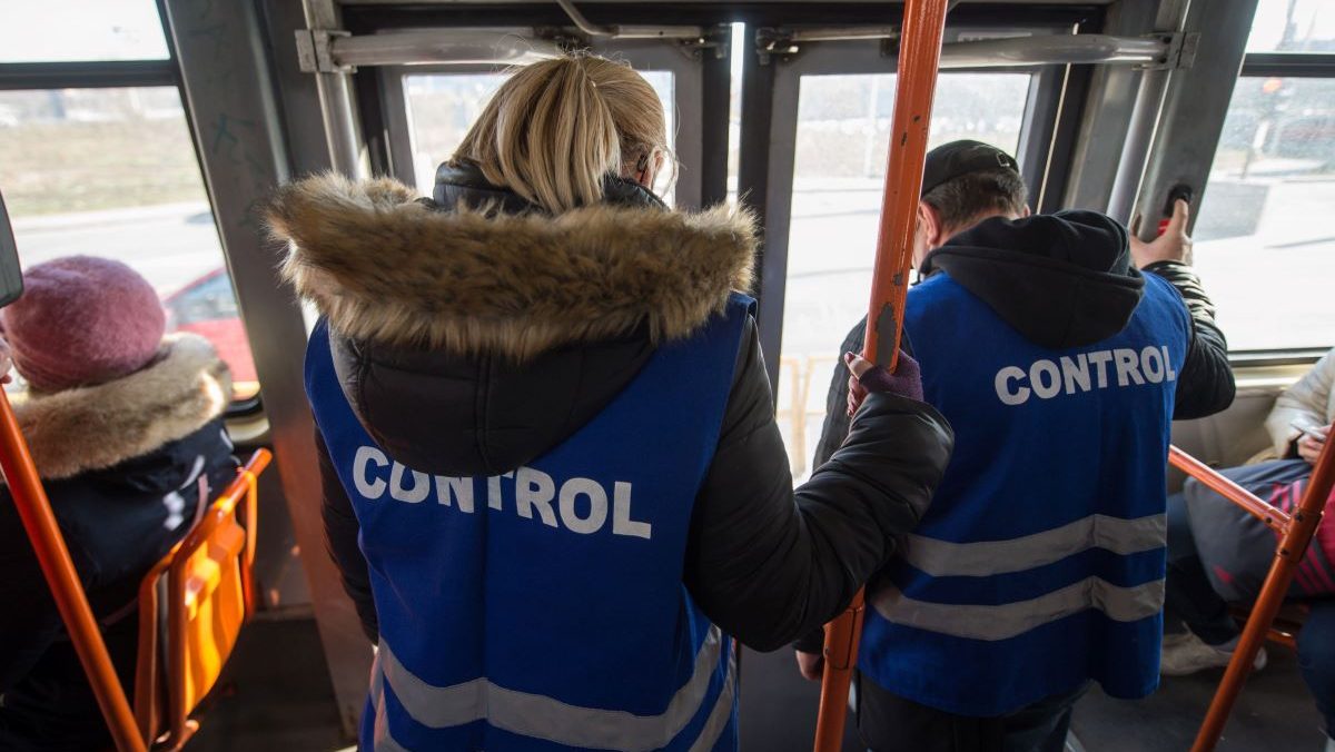 Femeie Din Ploiești, Umilită și Amenințată Cu Poliția, De Un Controlor ...