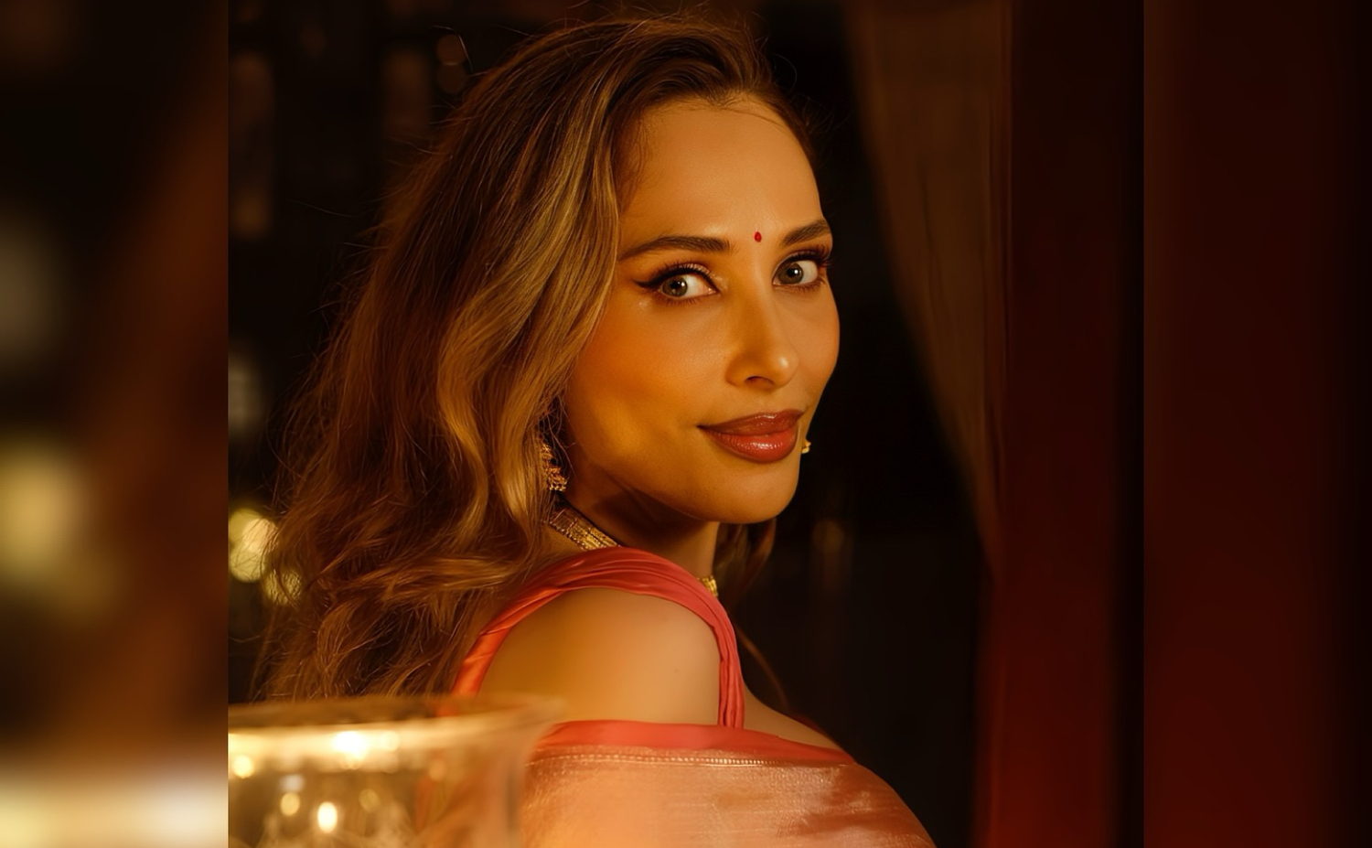 Nou Succes Pe Plan Muzical Pentru Iulia Vântur în India. Vedeta A Făcut ...