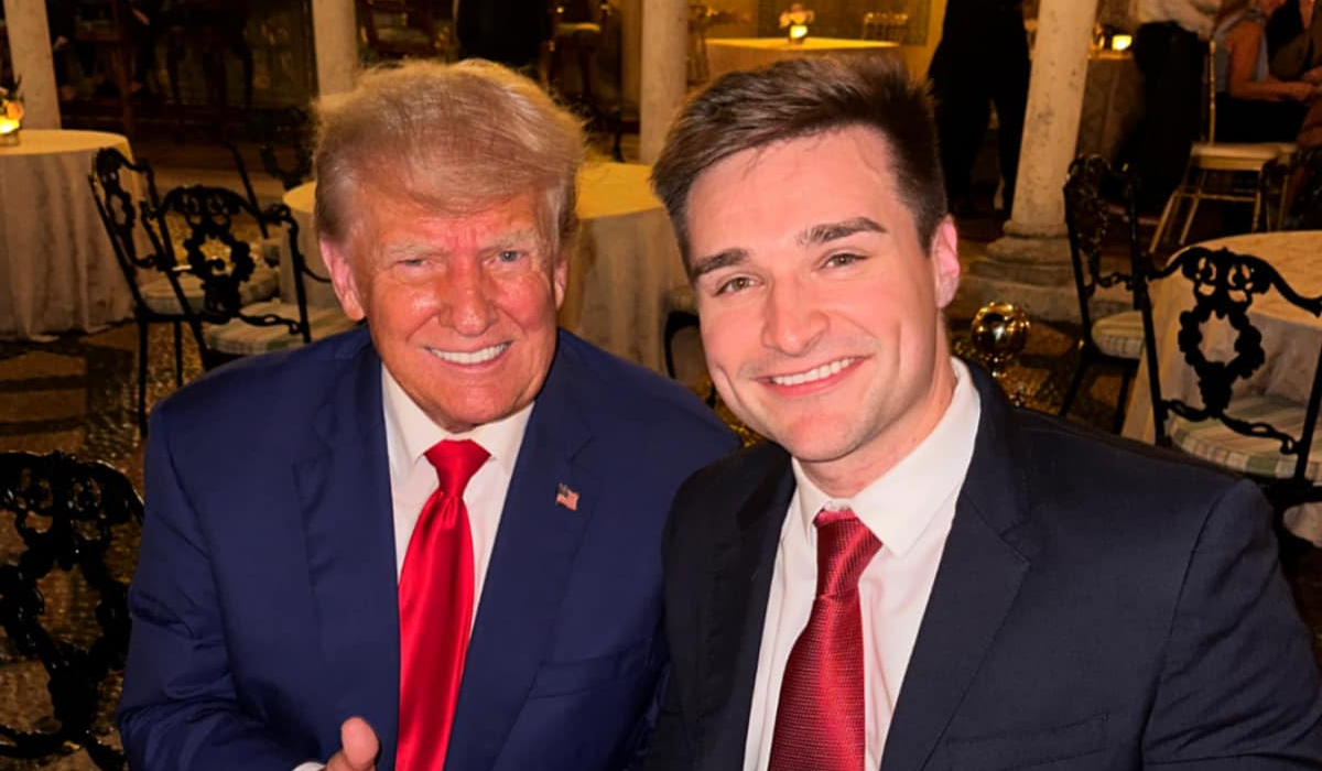 Momentul In Care Unul Dintre Consilierii Lui Donald Trump A Lesinat In ...