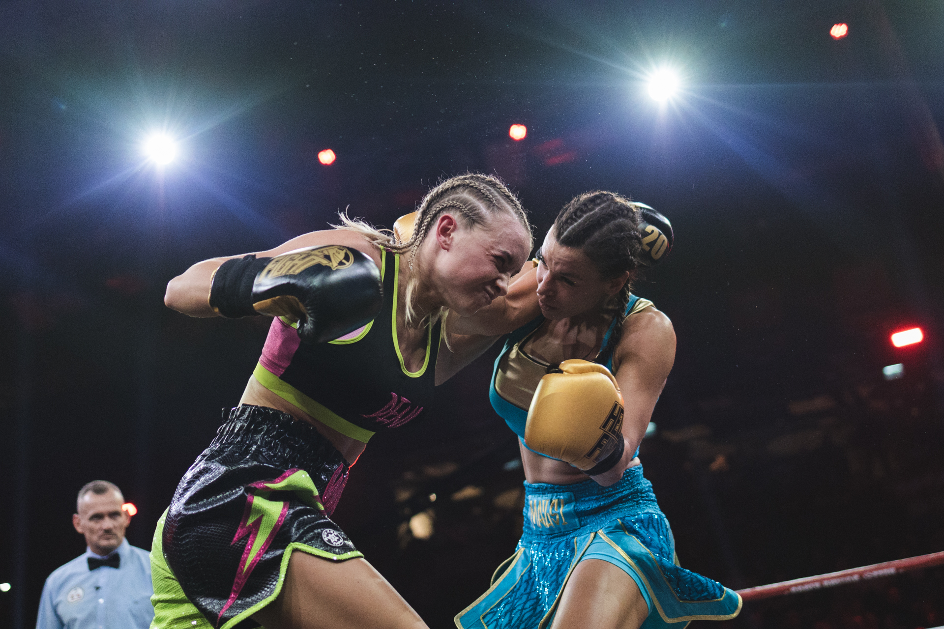 Câștiguri Istorice și Momente Legendare: HELL Boxing Kings Se încheie ...