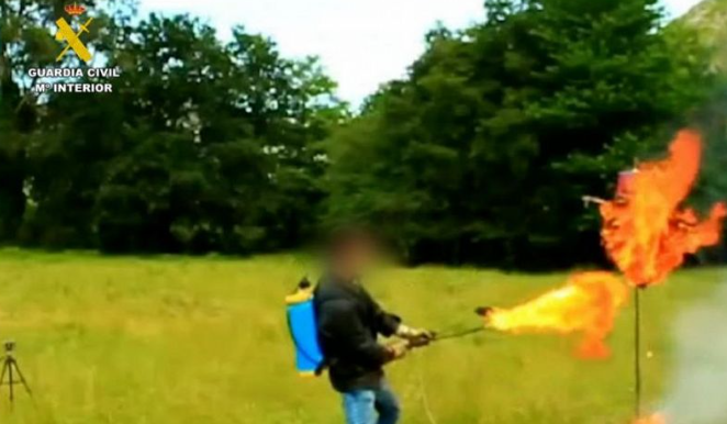 Un YouTuber Spaniol Care își învăța Abonații Cum Să Facă Explozibili A ...