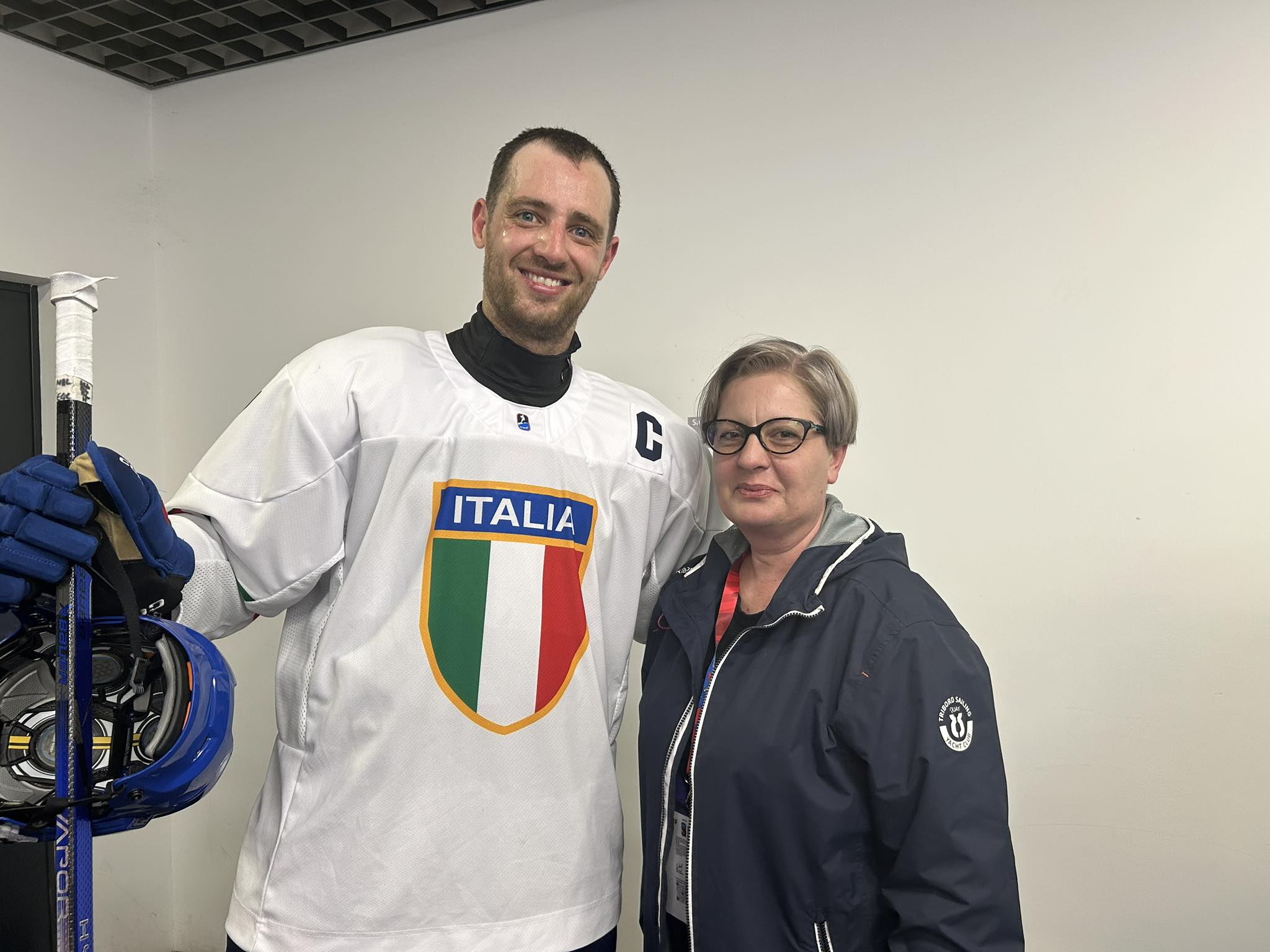 Thomas Larkin căpitanul Italiei de la hochei pe gheață vorbește 5 limbi