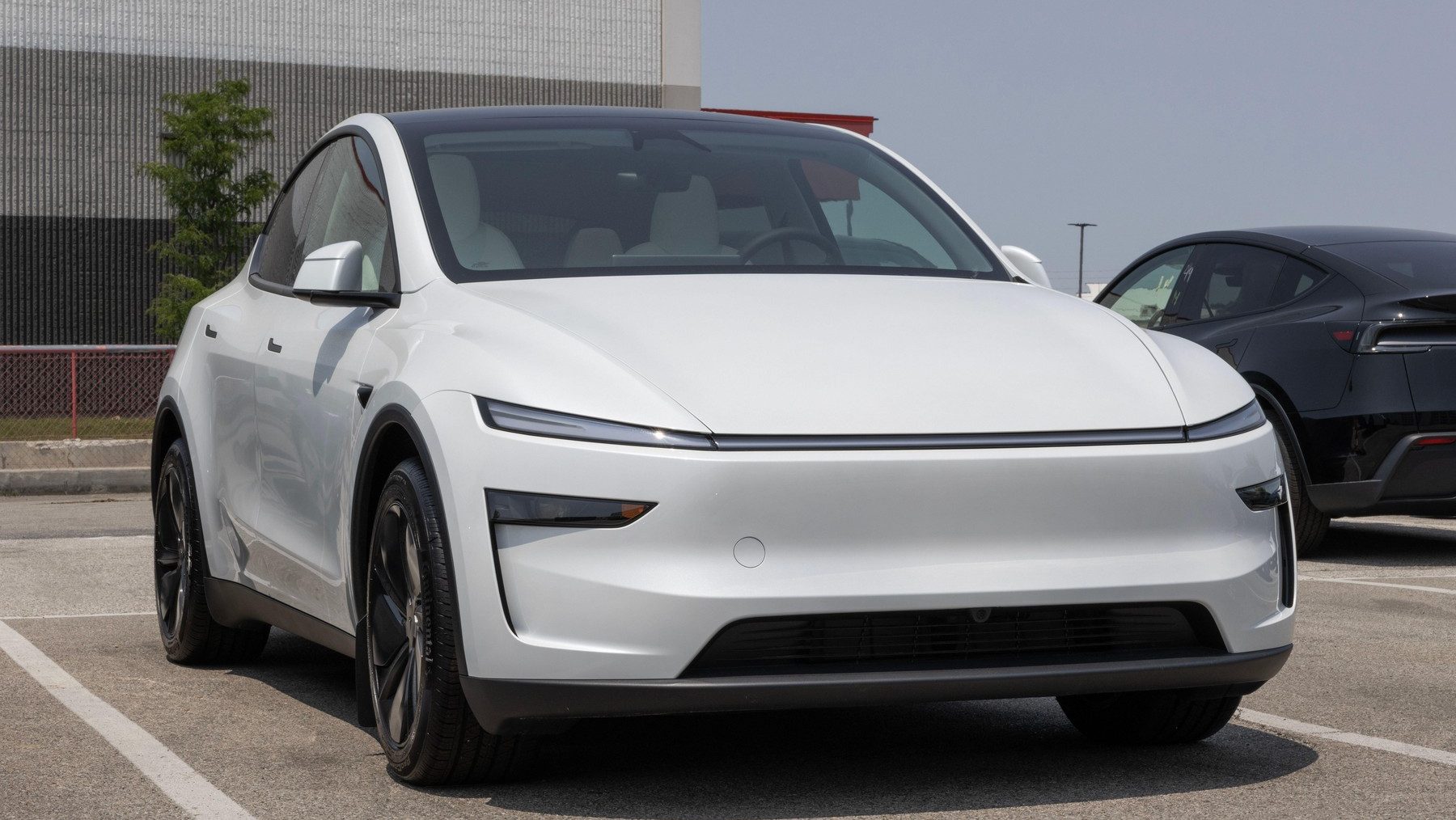 Proprietarul unei Tesla de 61.000 de euro și-a dus mașina la ...