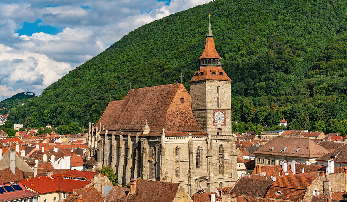 Biserica Neagră din Brașov, cel mai vizitat obiectiv turistic: peste ...