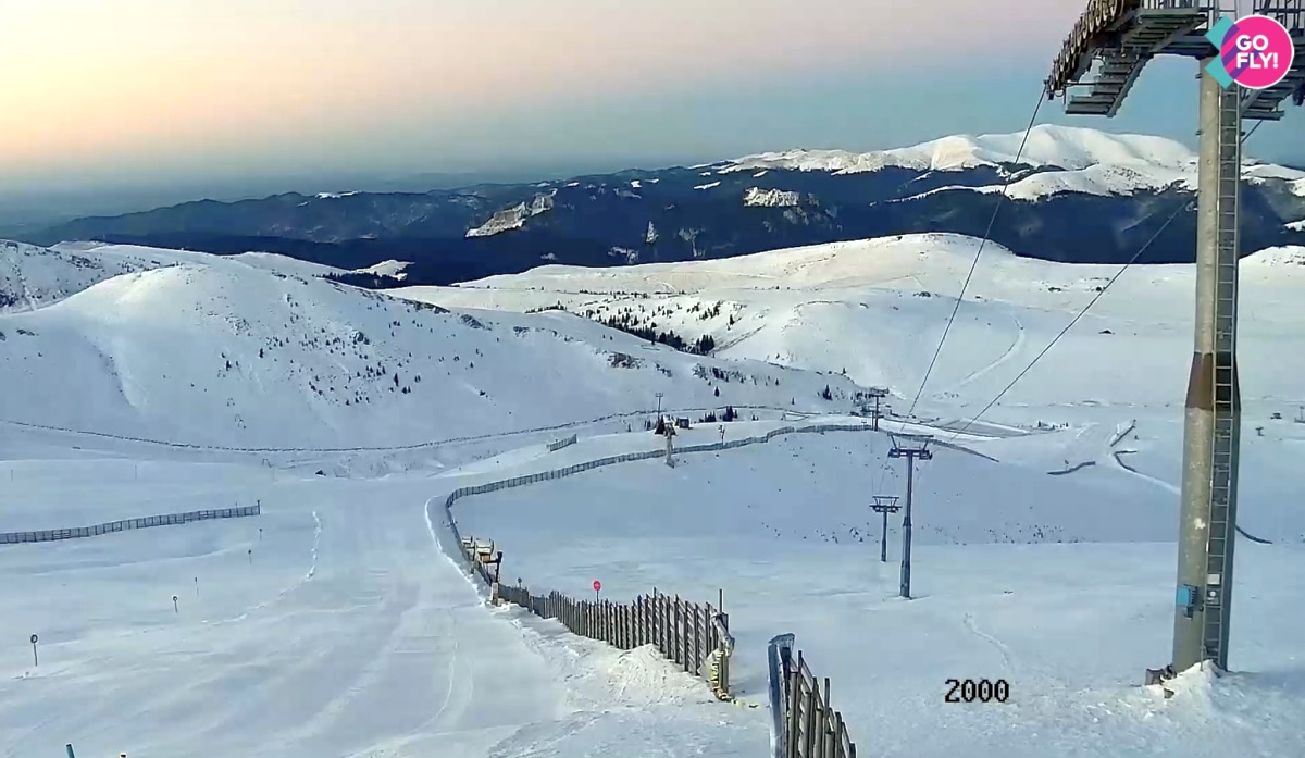 Minus 25 de grade la Sinaia, întârzieri de o oră la gondolă și toalete ...