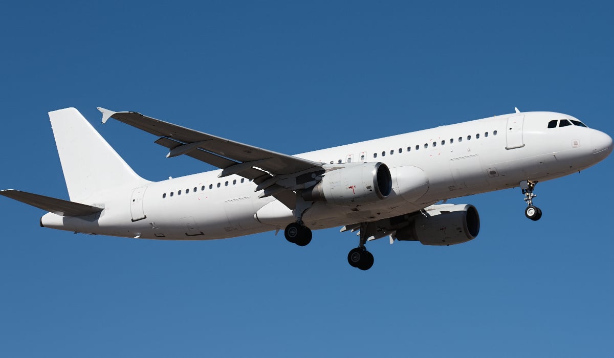 Europa mai are kerosen pentru avioane pentru cel mult 6 săptămâni ...