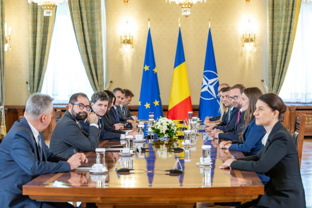 Marea frământare din USR: ascultă de baza partidului sau de dorința lui ...